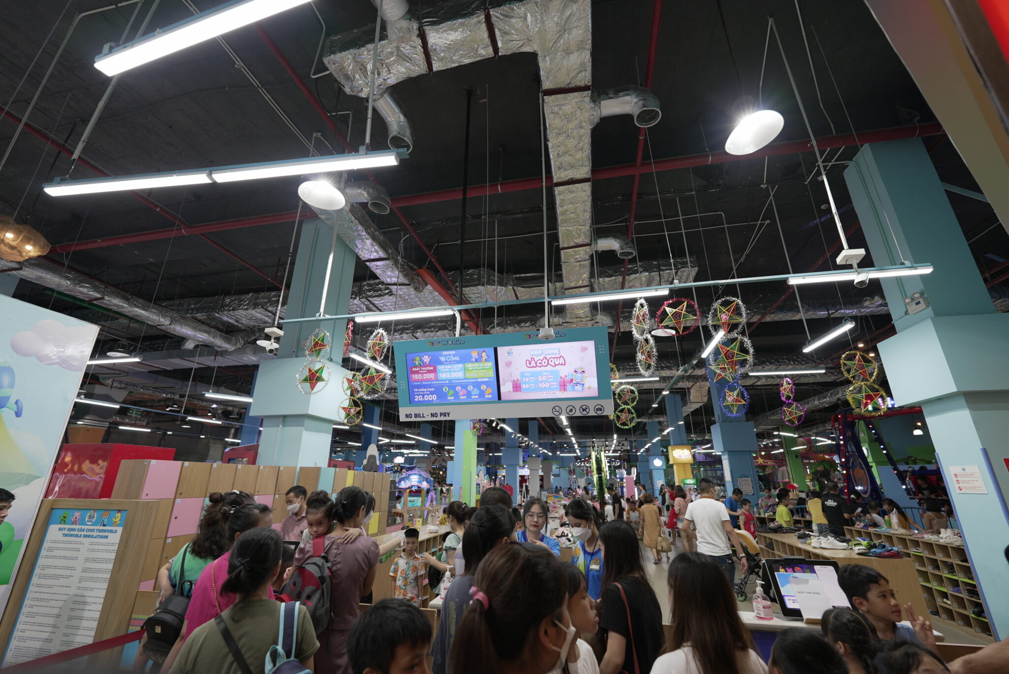 Tini World Review - DUDE OI